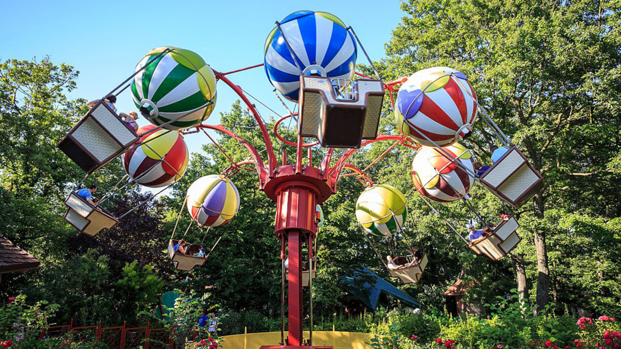 Balloon carousel @ Familypark - Themeparkplanner