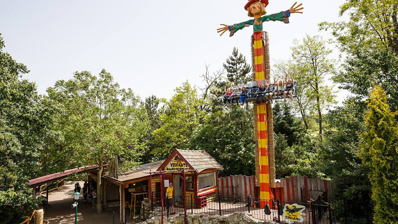 Crazy scarecrow @ Familypark - Themeparkplanner